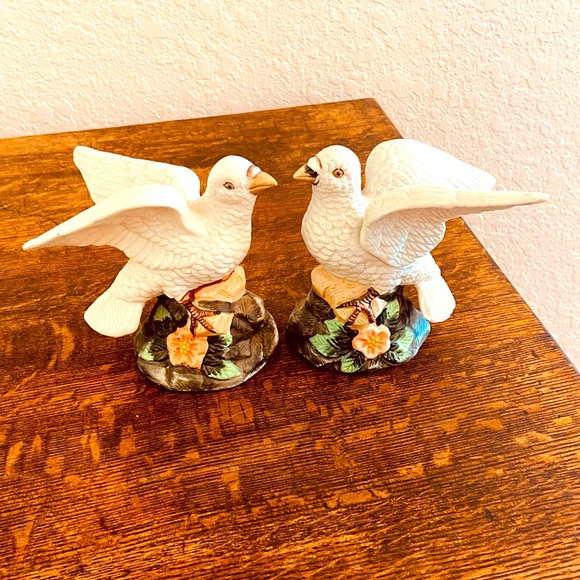Accents | Vintage Pair Of Porcelain Doves | Poshmark